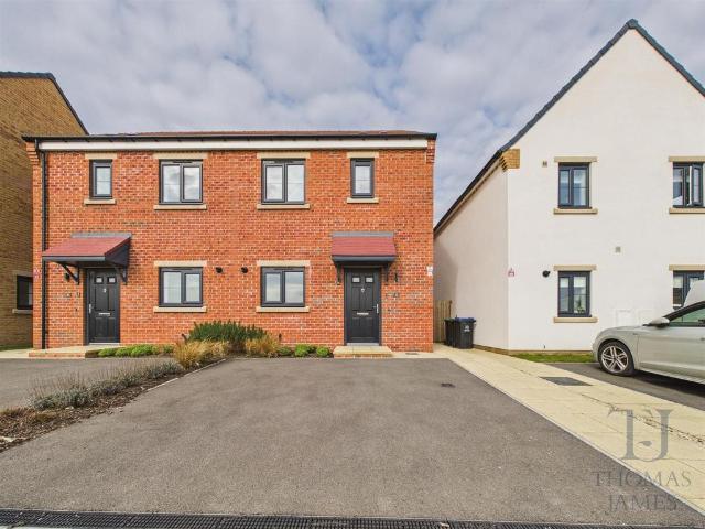 3 bedroom semi detached house for sale