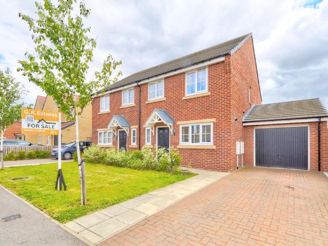3 bedroom semi detached house for sale