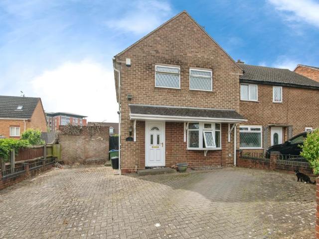 3 bedroom semi detached house for sale