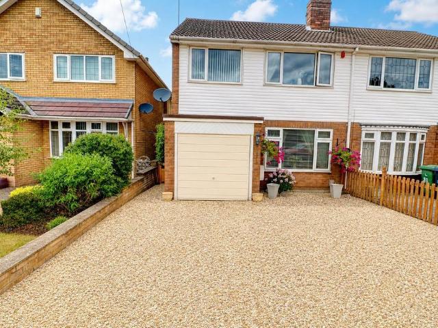 3 bedroom semi detached house for sale