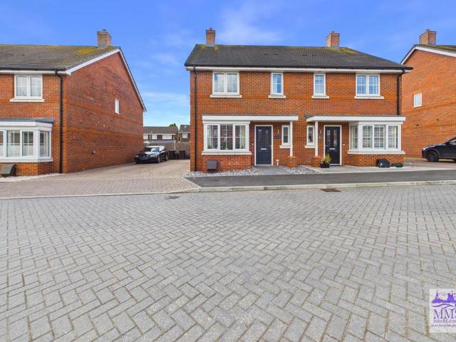 3 bedroom semi detached house for sale