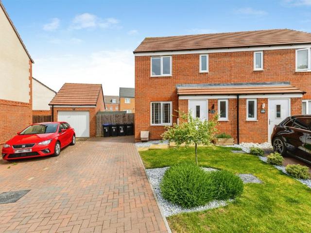 3 bedroom semi detached house for sale
