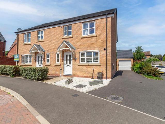 3 bedroom semi detached house for sale