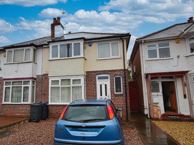 3 bedroom semi detached house for sale