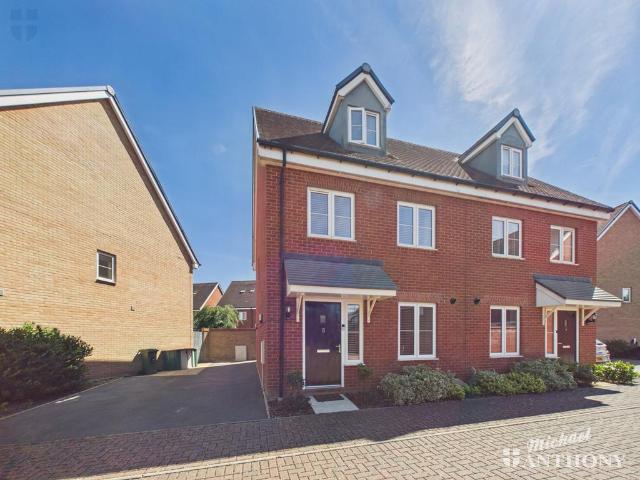 3 bedroom semi detached house for sale
