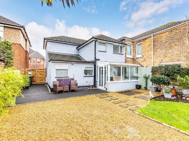 4 bedroom semi detached house for sale