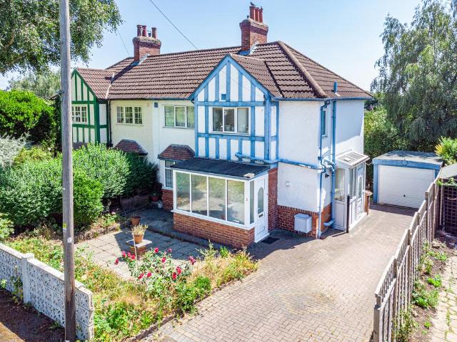 3 bedroom semi detached house for sale