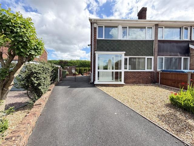 3 bedroom semi detached house for sale