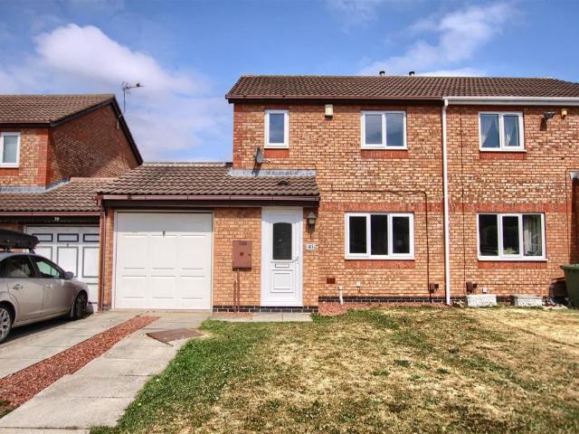 3 bedroom semi detached house for sale