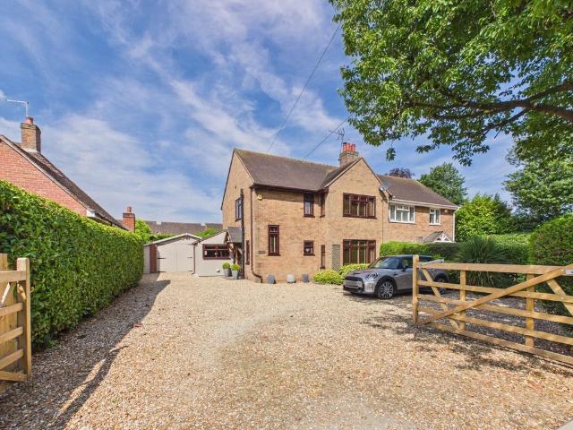 3 bedroom semi detached house for sale