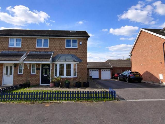 3 bedroom semi detached house for sale