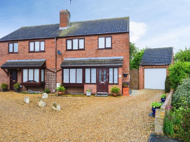 3 bedroom semi detached house for sale