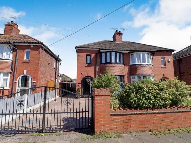 3 bedroom semi detached house for sale
