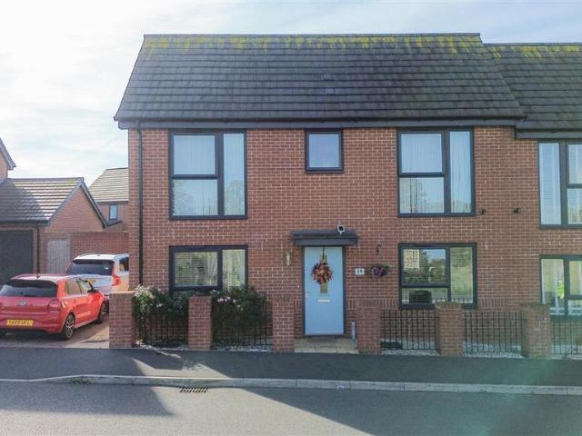 3 bedroom semi detached house for sale
