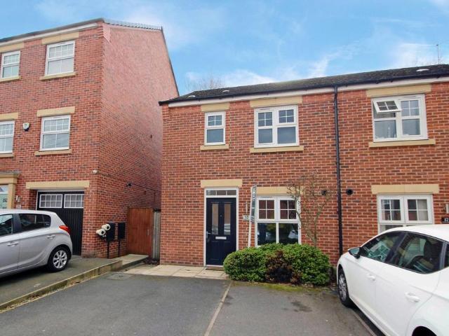 3 bedroom semi detached house for sale