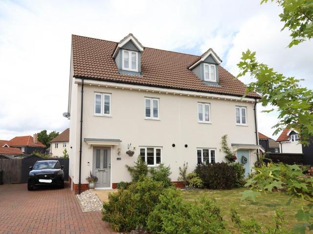 3 bedroom semi detached house for sale