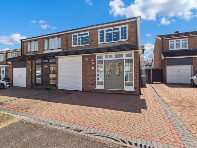 3 bedroom semi detached house for sale
