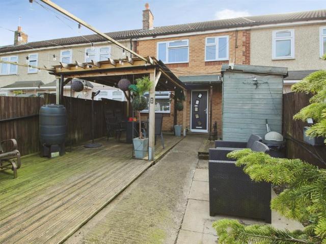 3 bedroom terraced house for sale