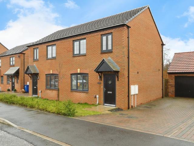 3 bedroom semi detached house for sale