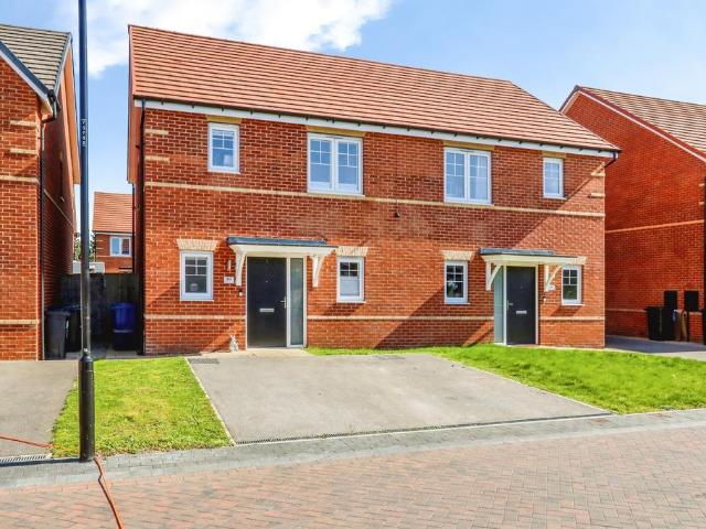 3 bedroom semi detached house for sale