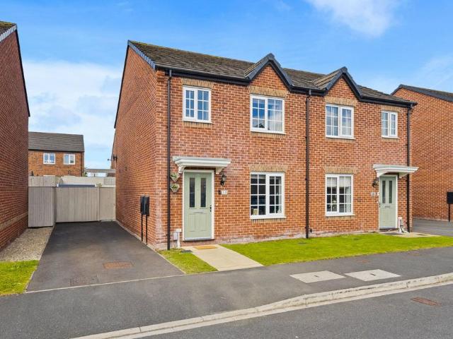 3 bedroom semi detached house for sale