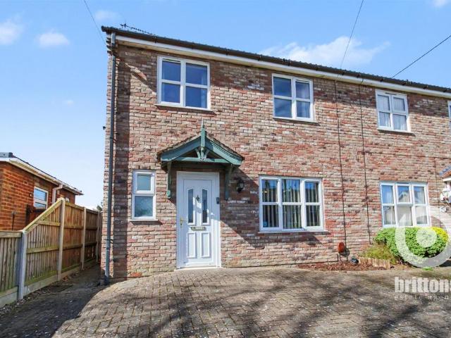 3 bedroom semi detached house for sale