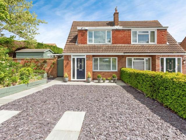3 bedroom semi detached house for sale
