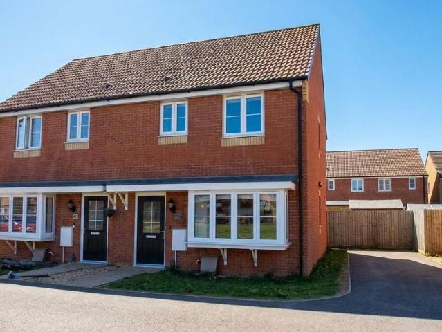 3 bedroom semi detached house for sale