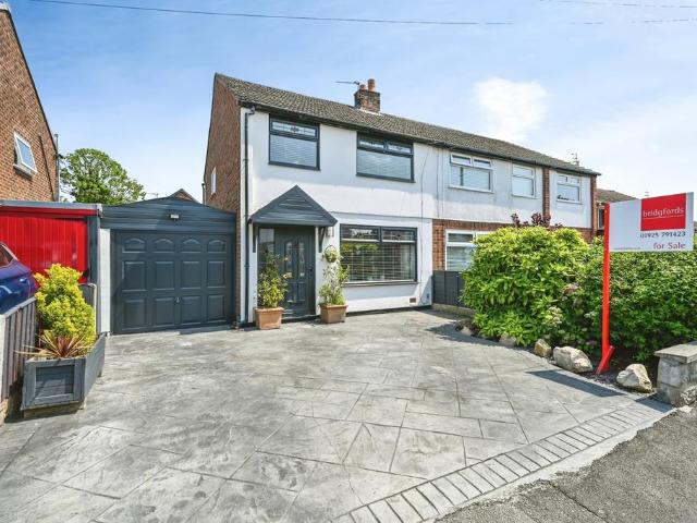 3 bedroom semi detached house for sale