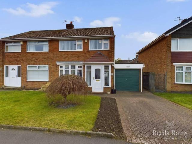 3 bedroom semi detached house for sale
