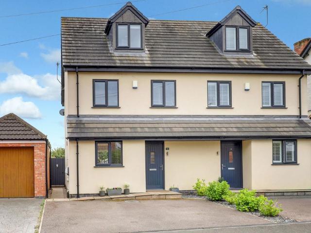 3 bedroom semi detached house for sale