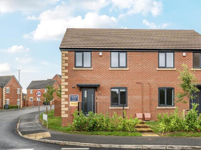 3 bedroom semi detached house for sale