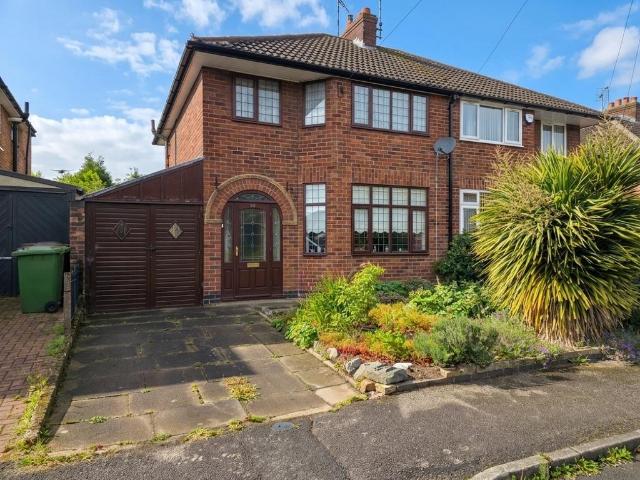 3 bedroom semi detached house for sale