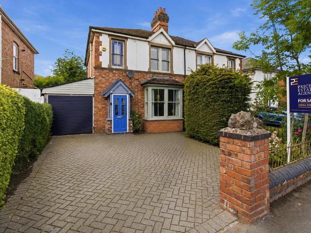 3 bedroom semi detached house for sale