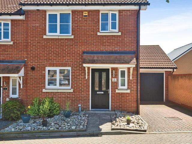 3 bedroom semi detached house for sale