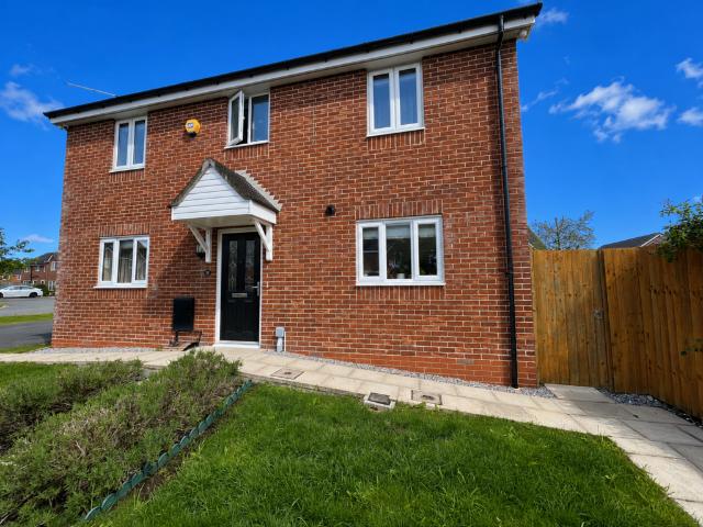 3 bedroom semi detached house for sale