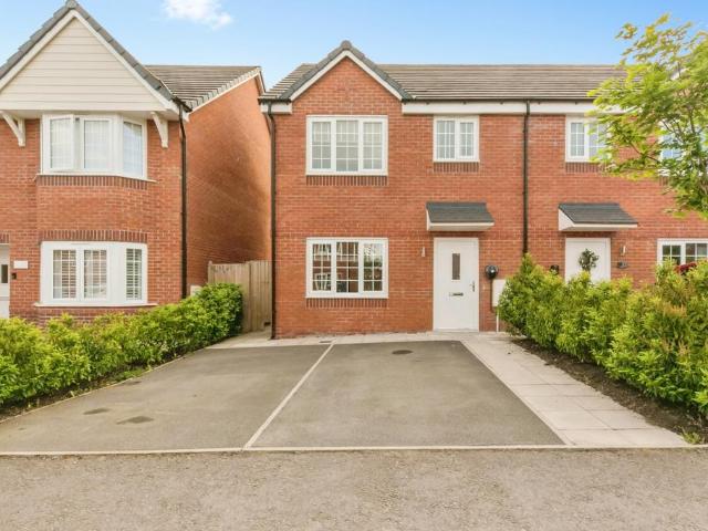 3 bedroom semi detached house for sale
