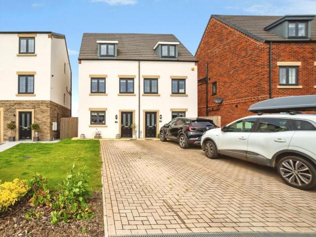 3 bedroom semi detached house for sale