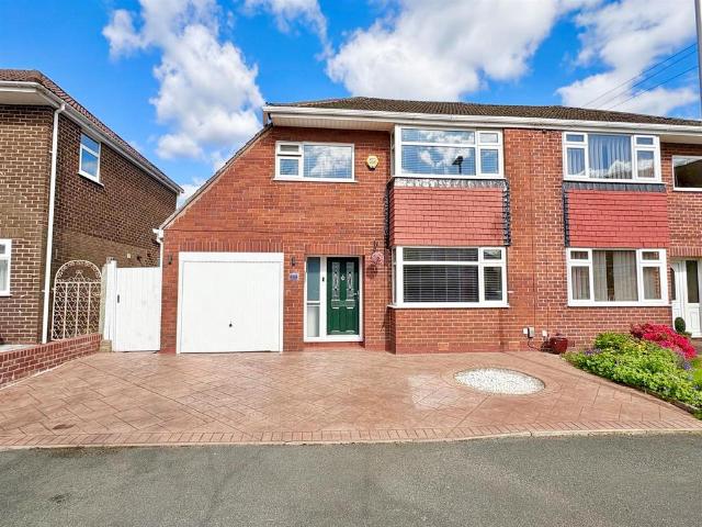 3 bedroom semi detached house for sale