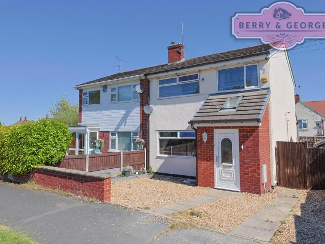 3 bedroom semi detached house for sale