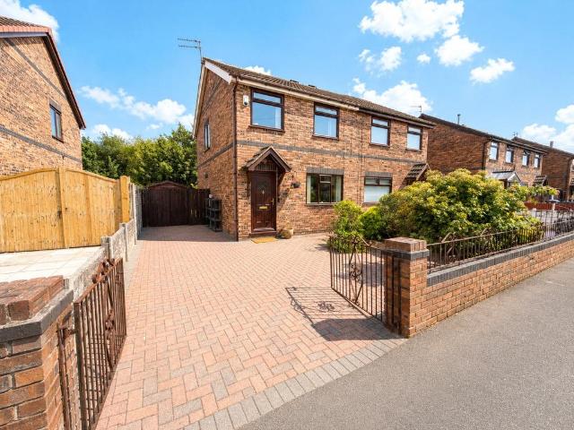 3 bedroom semi detached house for sale