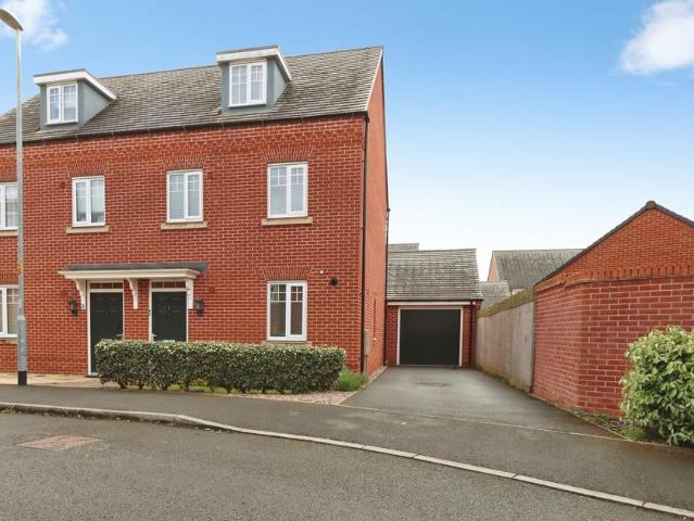 3 bedroom semi detached house for sale
