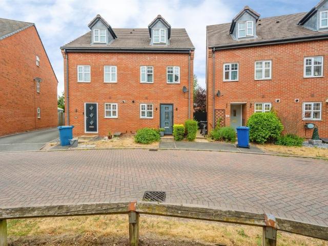 3 bedroom semi detached house for sale