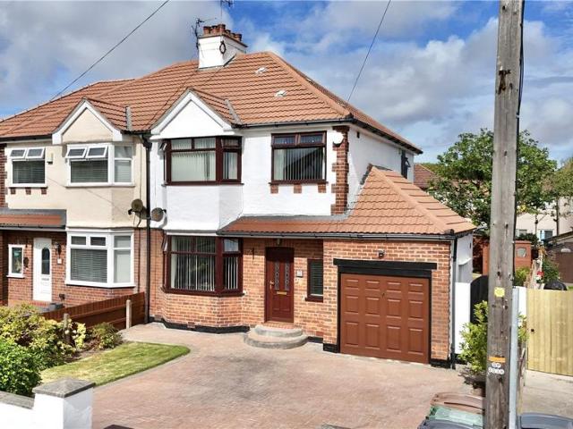 3 bedroom semi detached house for sale