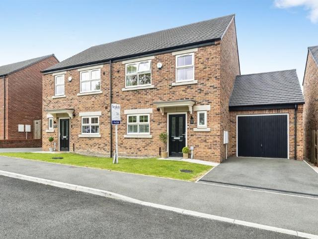3 bedroom semi detached house for sale