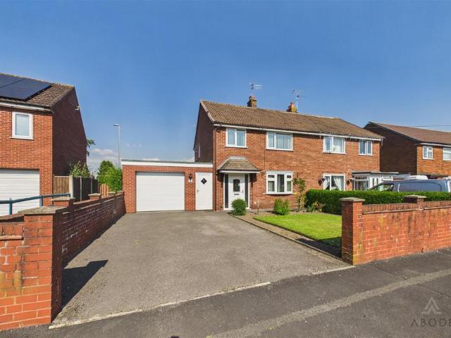 3 bedroom semi detached house for sale