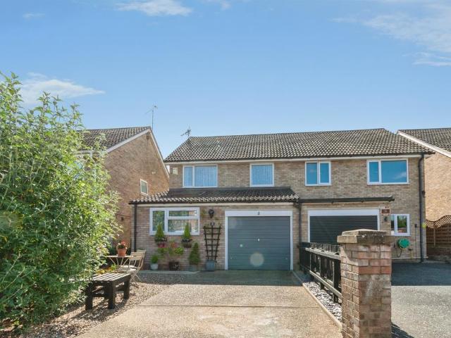 3 bedroom semi detached house for sale