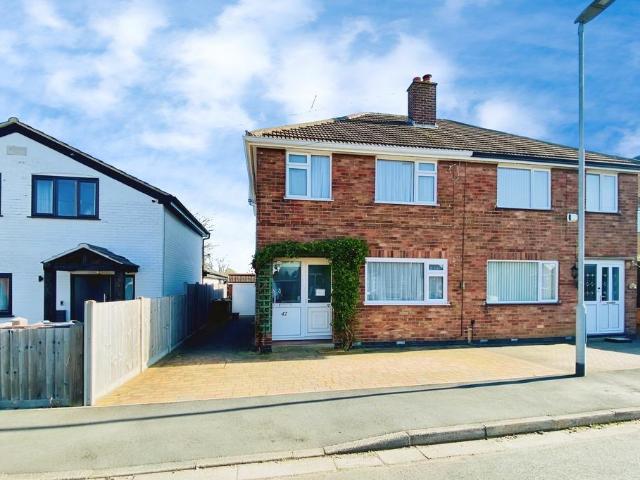 3 bedroom semi detached house for sale