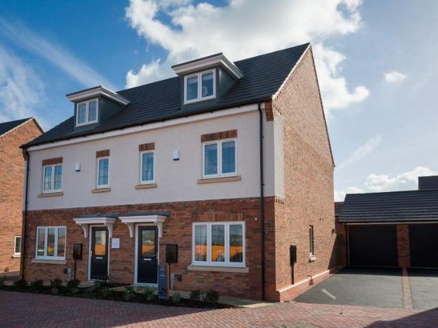 3 bedroom semi detached house for sale