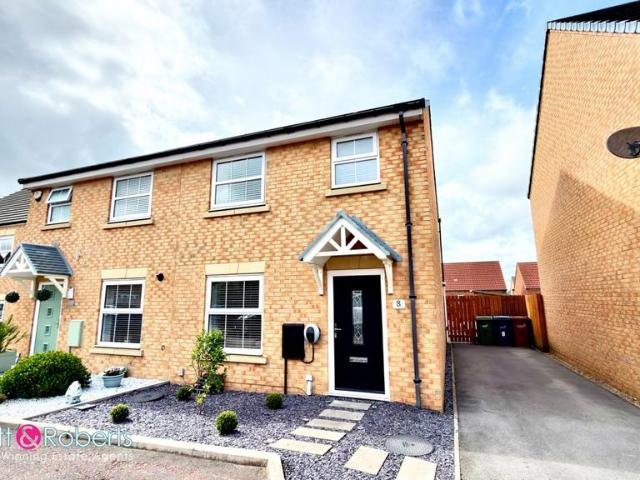3 bedroom semi detached house for sale